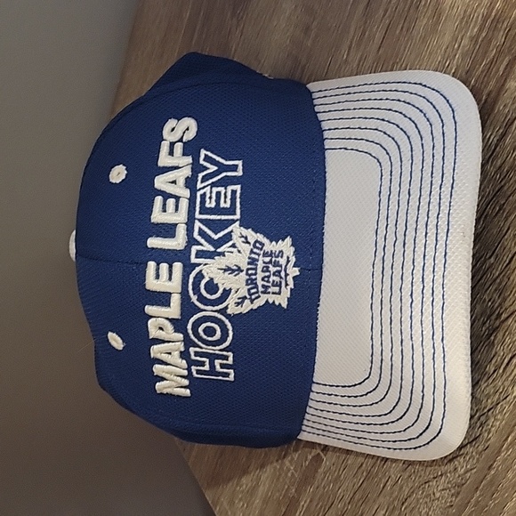 adidas | Accessories | Toronto Maple Leafs Baseball Cap | Poshmark